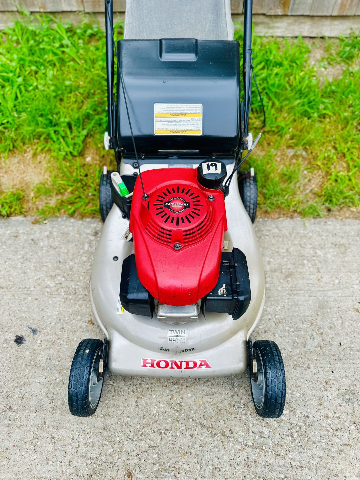 HONDA Self-Propelled Lawn Mower 160cc Gas 21 in. Smart Drive With Bagger for Sale in Garland, TX ...