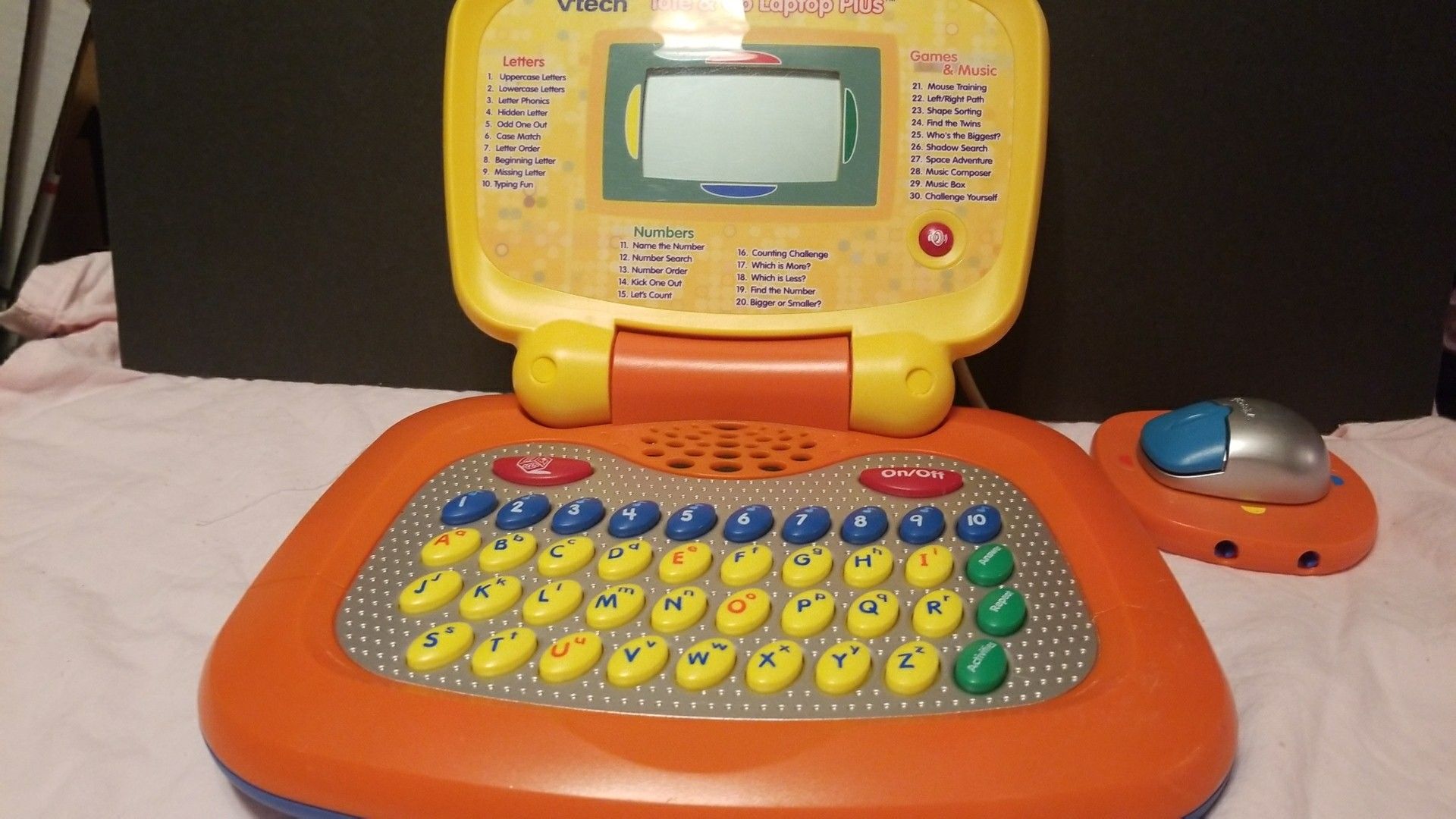 VTECH 'TOTE & GO LAPTOP PLUS, GOOD CONDITION ,TESTED ALL BOTTOMS WORKS ...