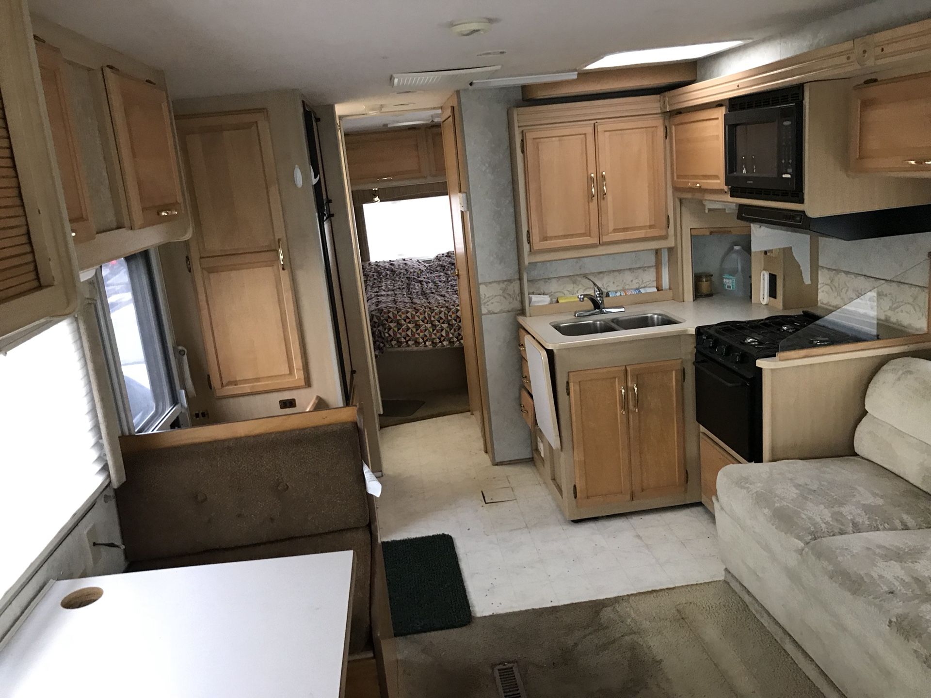 2000 Ford E450 Sundancer Motorhome v10 gasoline . Low 27,000 miles ...