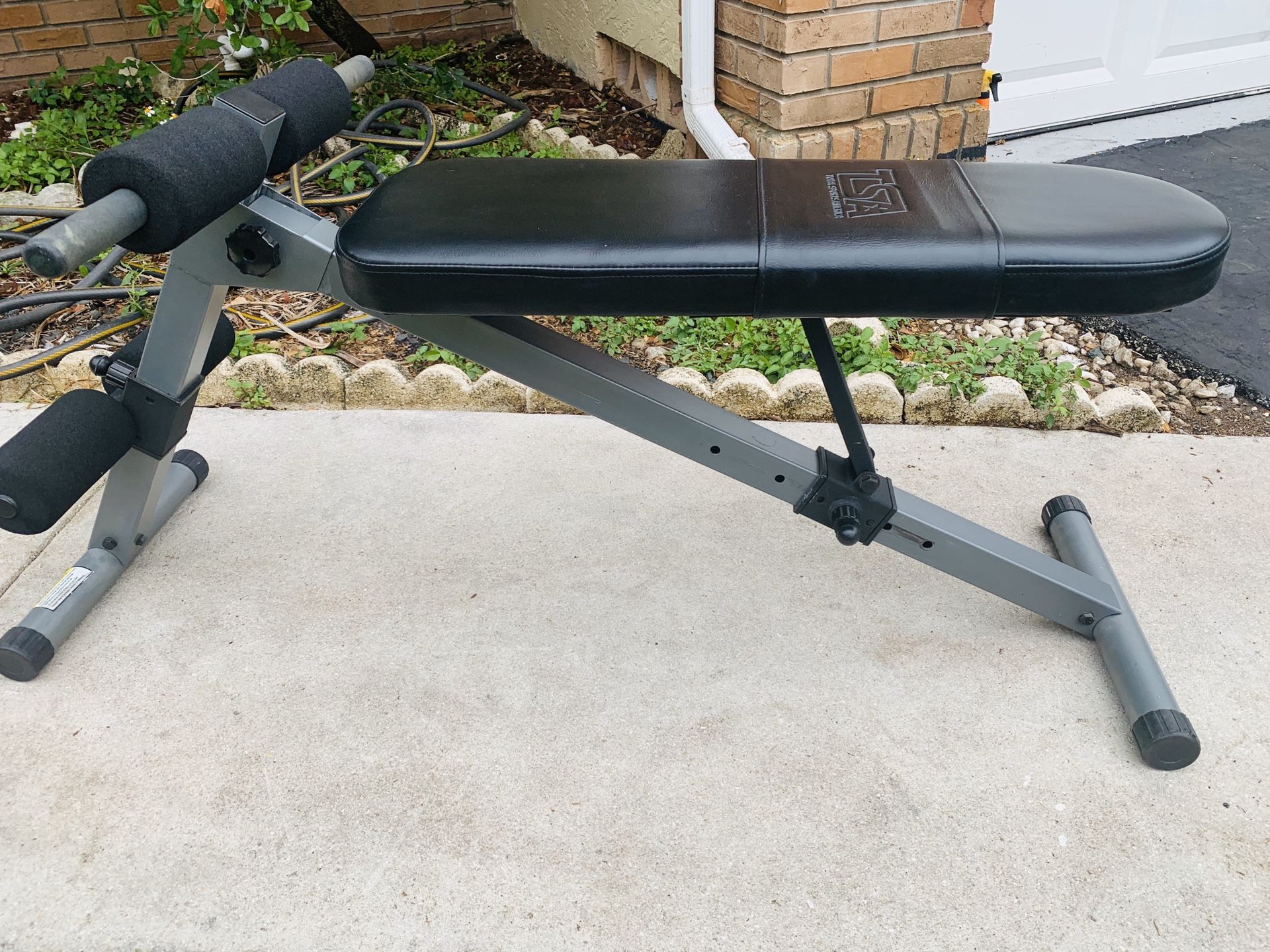 TSA adjustable gym weight bench in perfect condition for Sale in ...