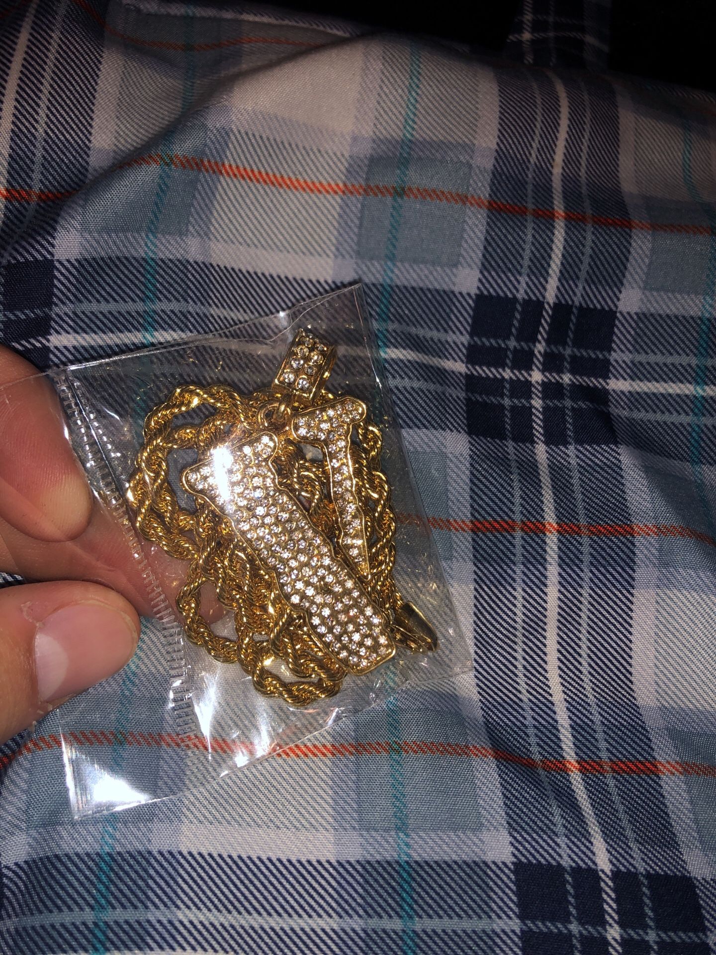 Iced out vlone chain for Sale in Riverside, CA - OfferUp