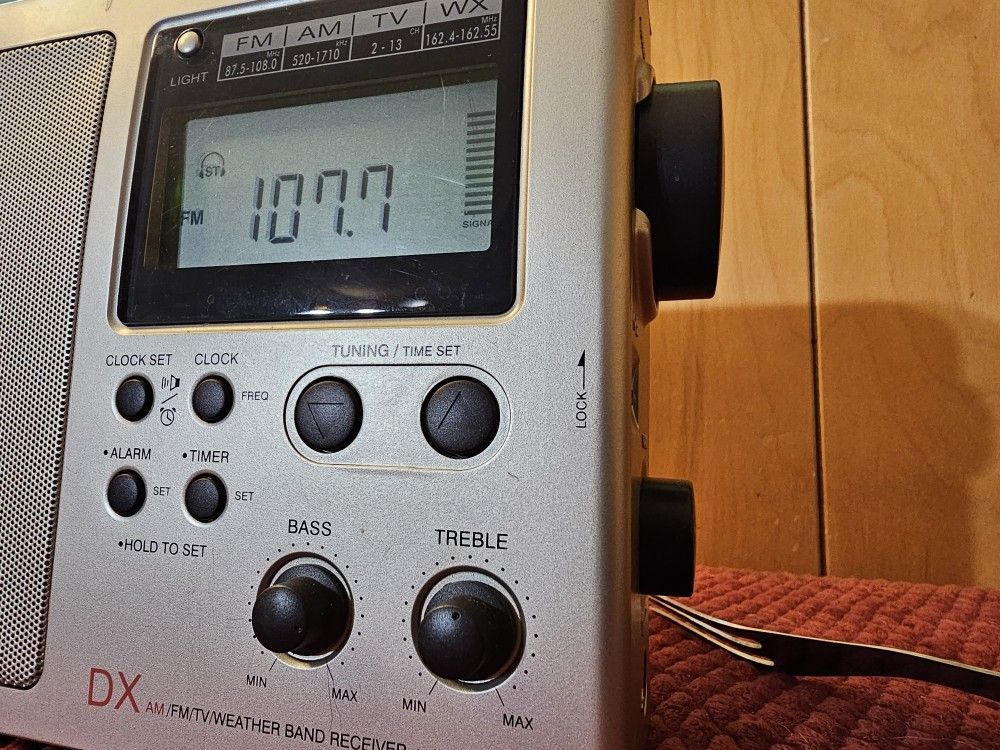 CC Radio plus for Sale in Everett, WA - OfferUp