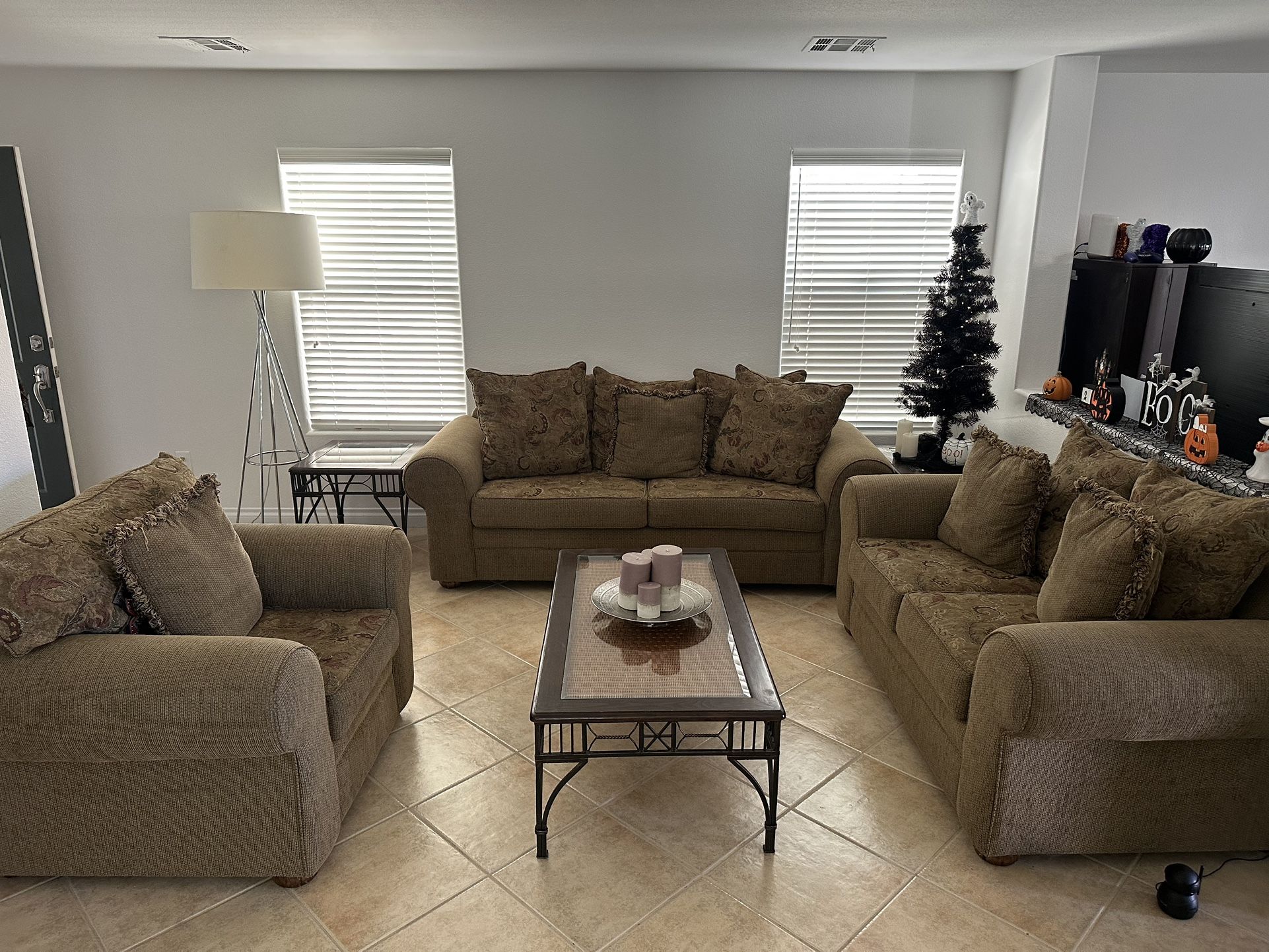 Living Room Furniture Three-Piece Set Used for Sale in Las Vegas, NV ...