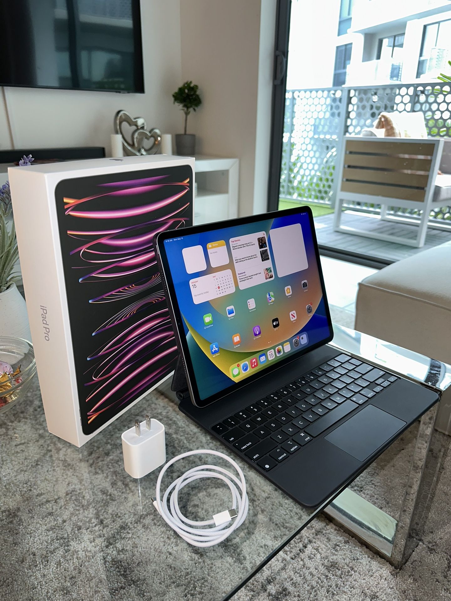 New In Box IPAD PRO M2, 6th Gen 12.9” With MAGIC KEYBOARD + Apple Care ...