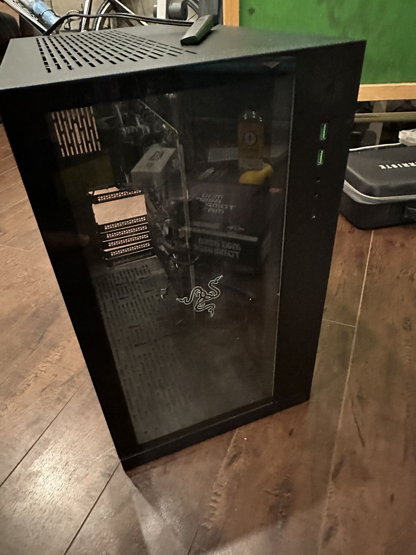 Razer Lian Li Case for Sale in Fountain Valley, CA - OfferUp