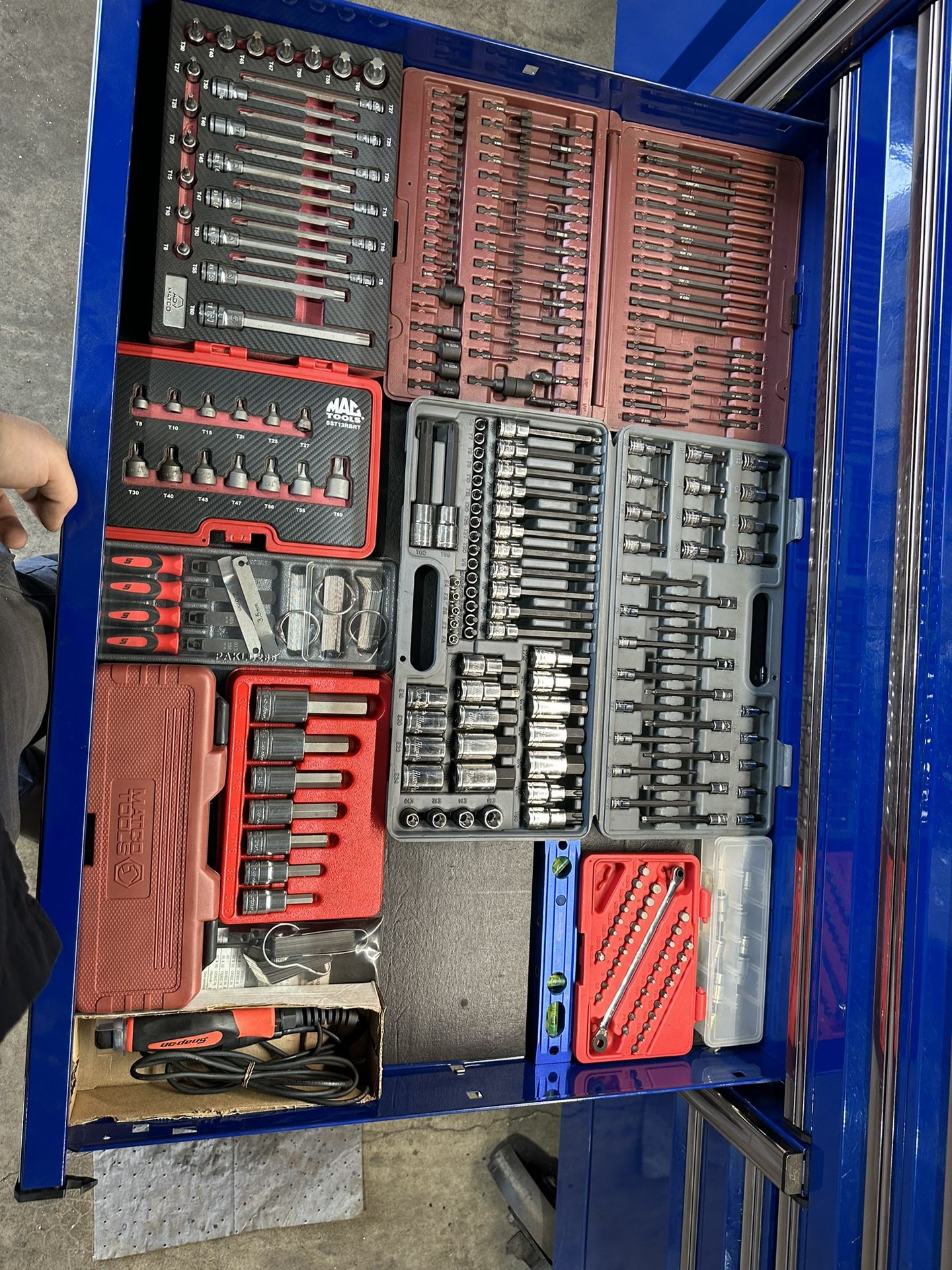Snap On Tool Box With Hutch And Locker Plus Tools for Sale in Orland ...