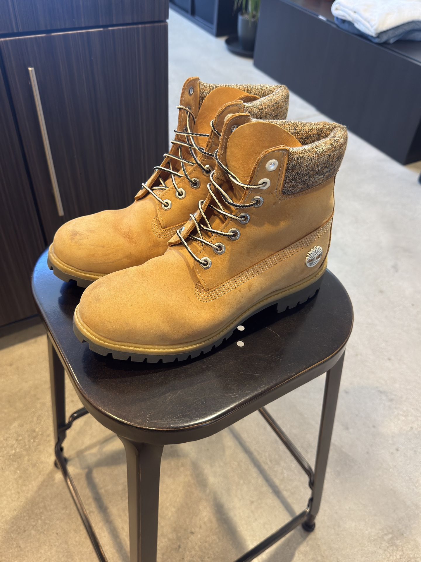 Timberlands Boots Size 8.5M for Sale in Los Angeles, CA - OfferUp