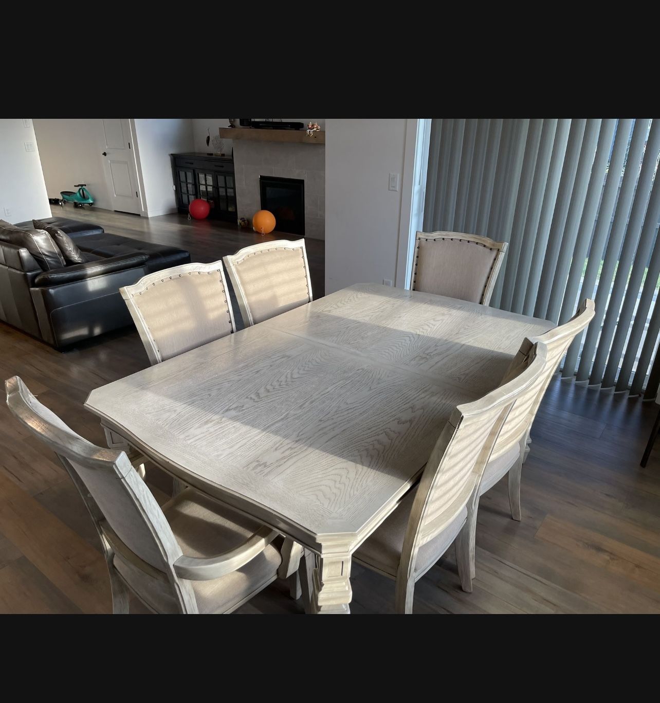 Ashley Furniture Demarlos White Dining Room Extension Table + 6 Chairs ...