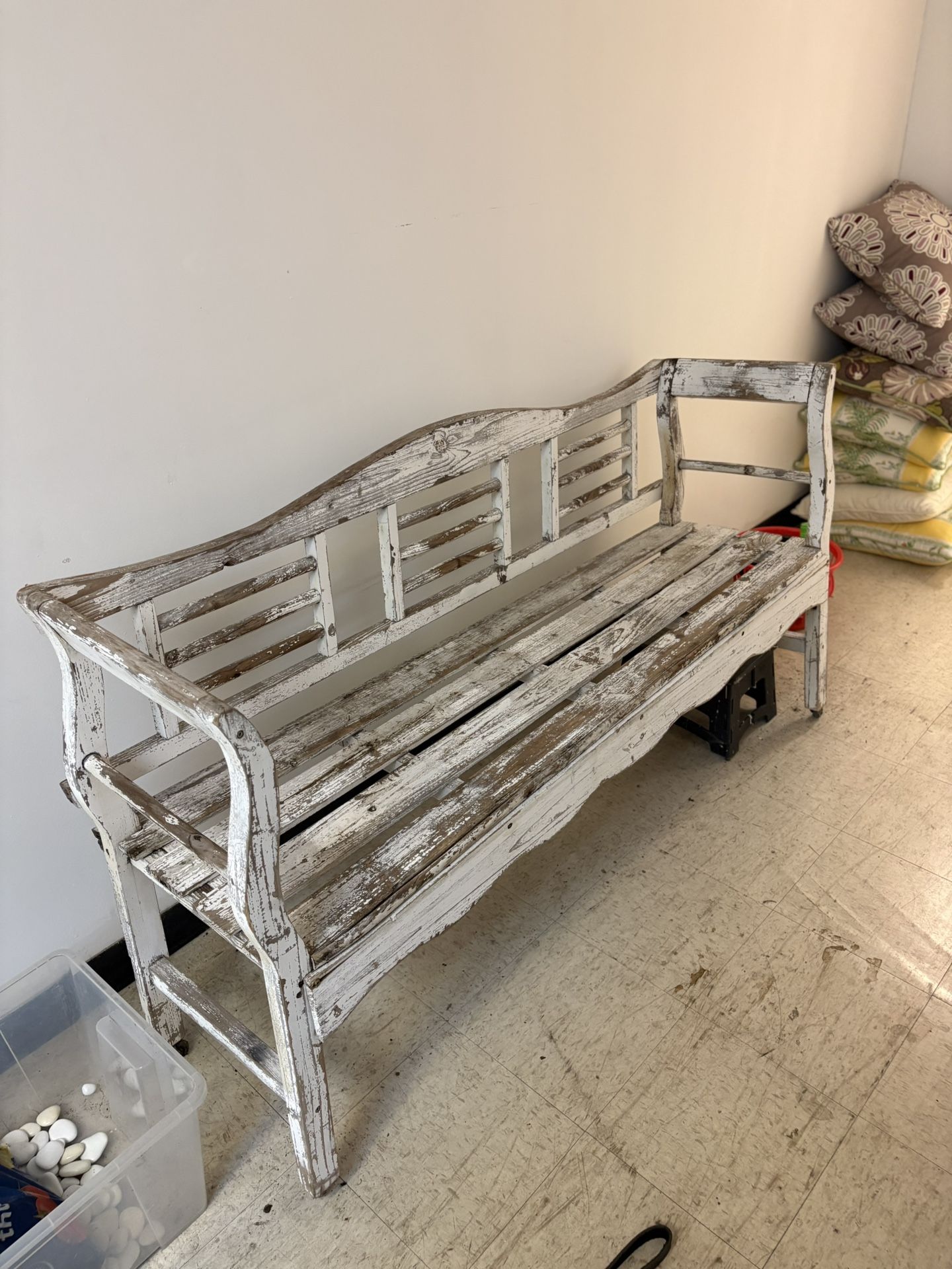 Rustic BENCH $20. Decorative Use Only for Sale in Miami, FL - OfferUp