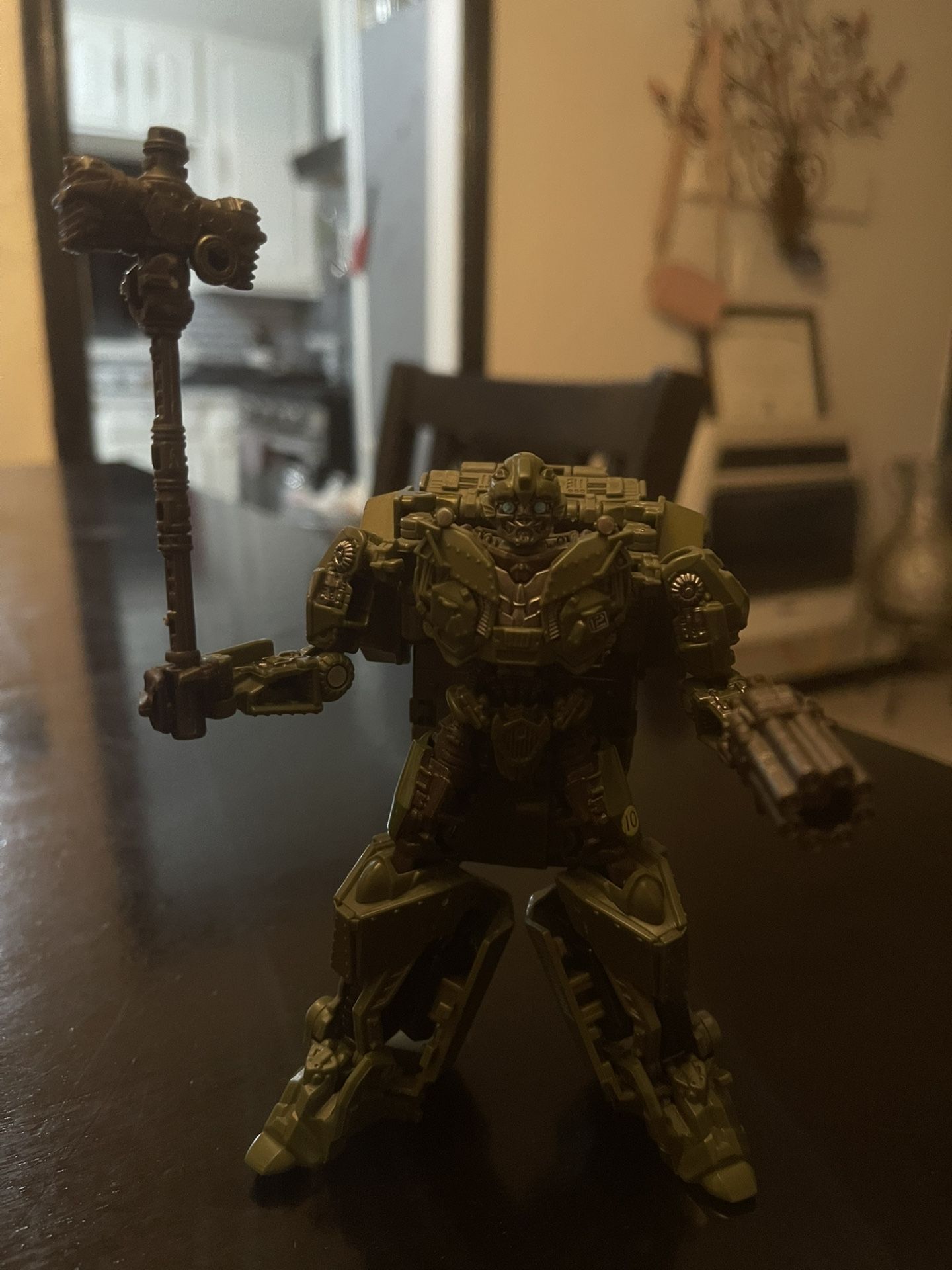 Ww2 Studio Series Bumblebee for Sale in Dallas, TX - OfferUp