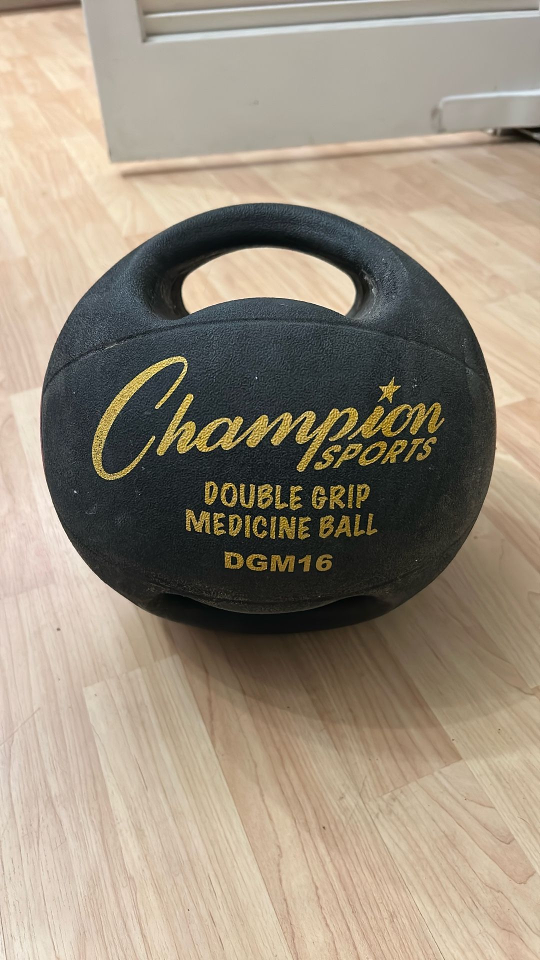 16 Lbs Double Grip Medicine Ball for Sale in Glendale, AZ - OfferUp