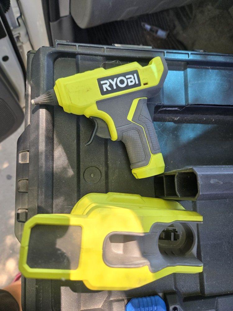 Ryobi Hot Glue Gun for Sale in Phoenix, AZ - OfferUp