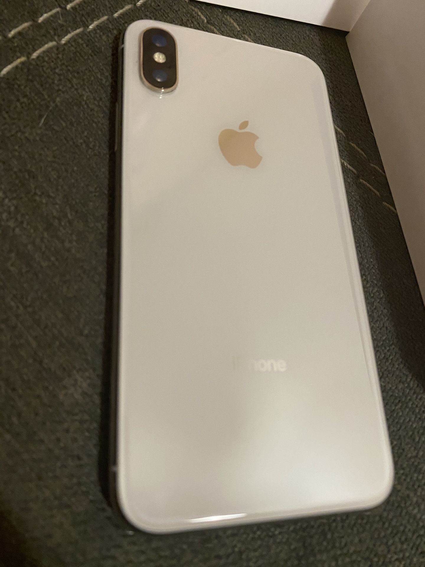 IPhone 10X Silver 64gb Verizon for Sale in Scottsdale, AZ - OfferUp