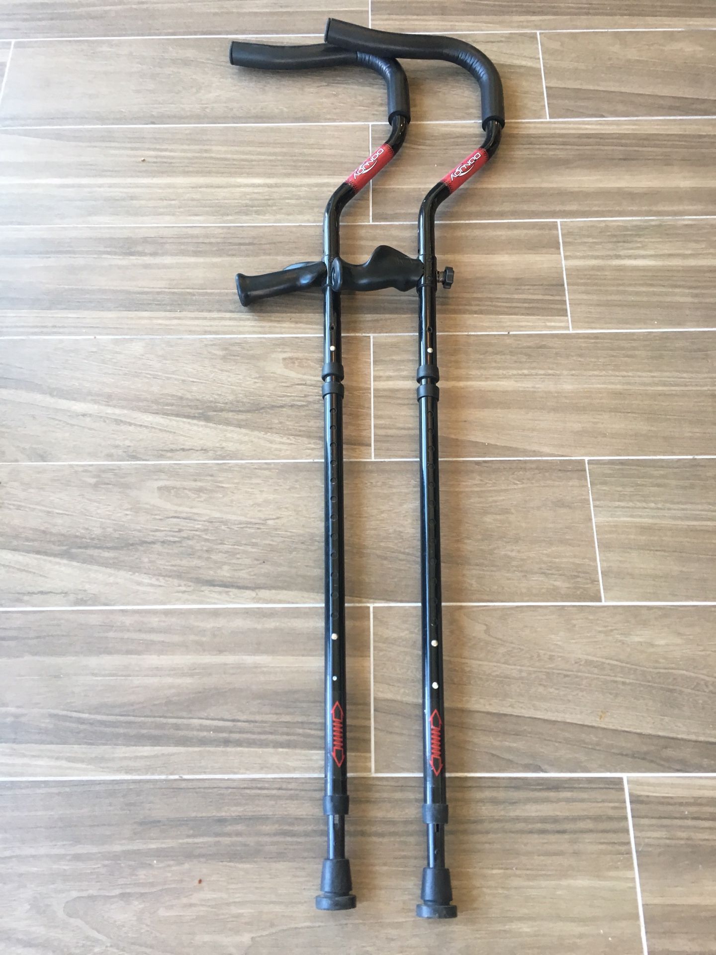 DonJoy Rebound Crutches for Sale in Coronado, CA - OfferUp