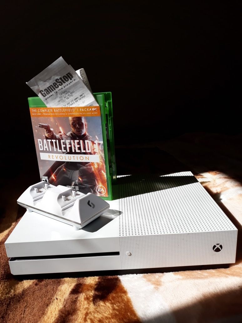Xbox One S no controller for Sale in Lakewood, WA - OfferUp