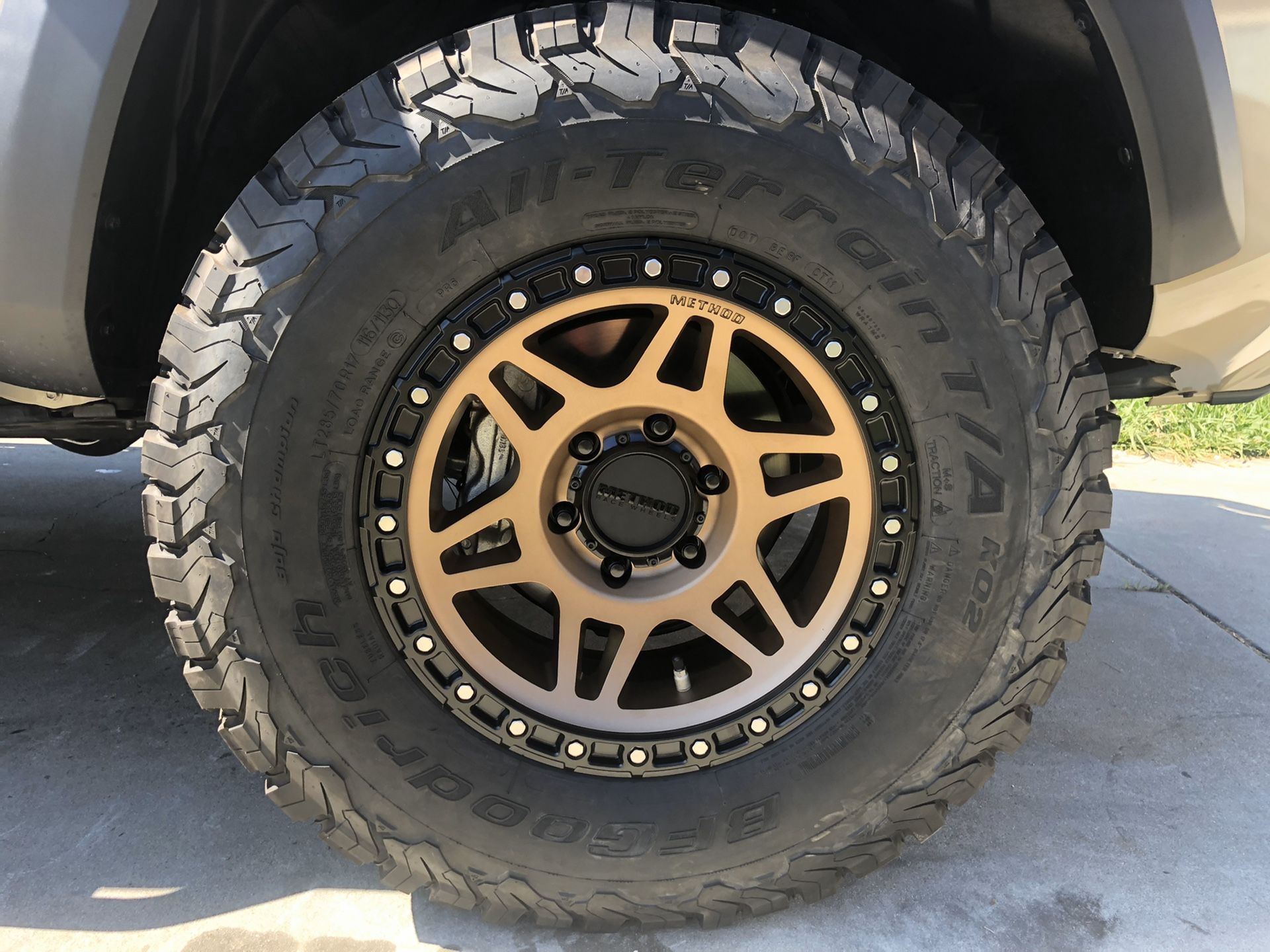 Brand new method mr312 bronze wheels 17” 6x139.7 Tacoma 4runner ...