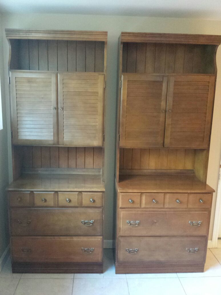 VINTAGE CAPE COD KROEHLER HUTCHES for Sale in Wood Dale, IL - OfferUp