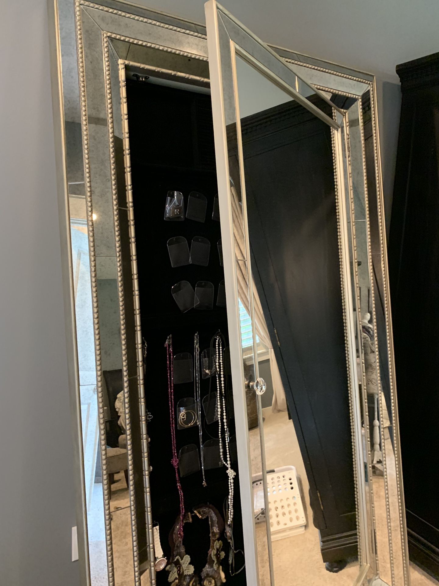 STUNNING Storage Mirror, from Frontgate for Sale in Redmond, WA - OfferUp