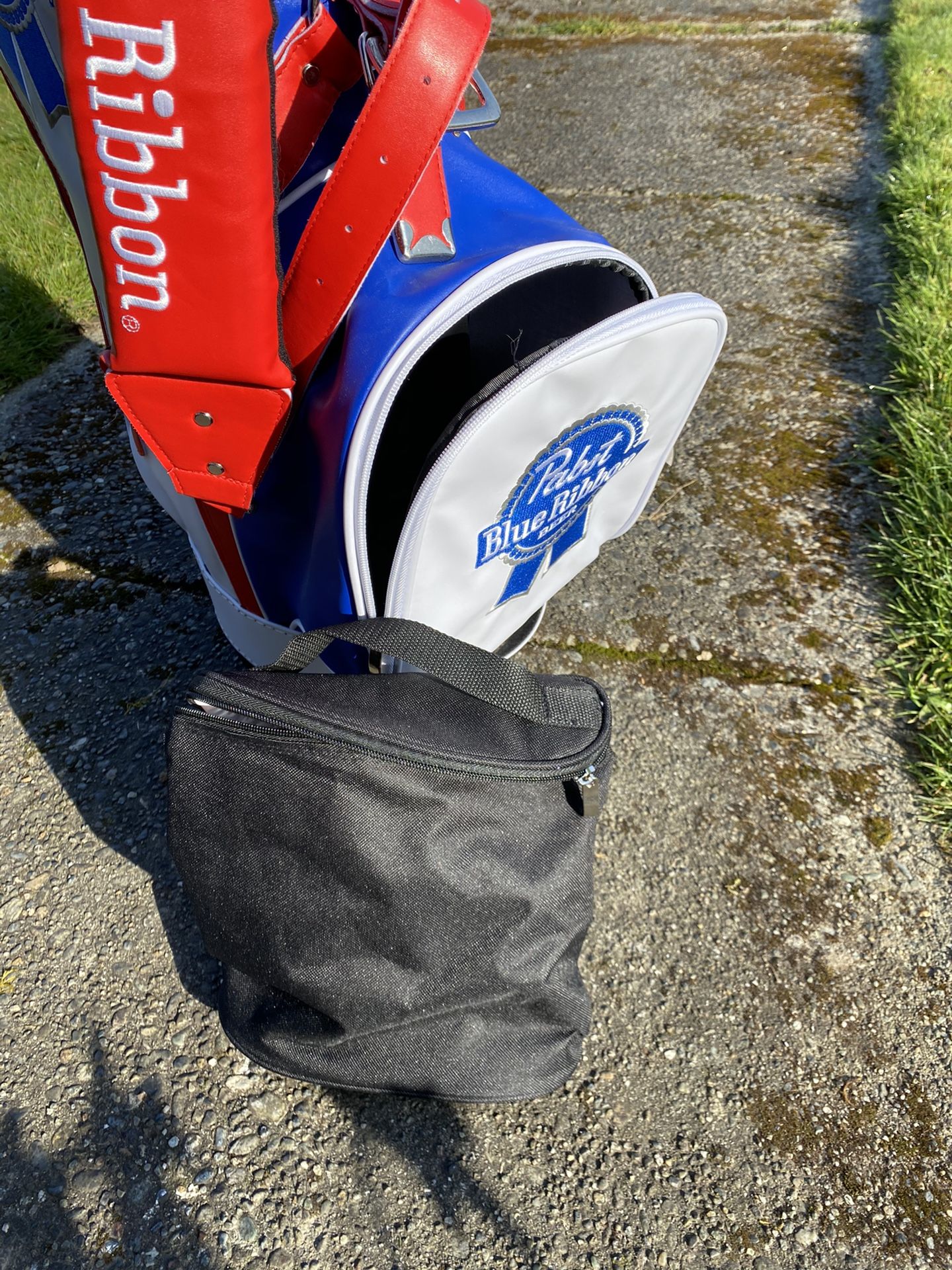Pabst Blue Ribbon Golf Bag for Sale in Seattle, WA - OfferUp