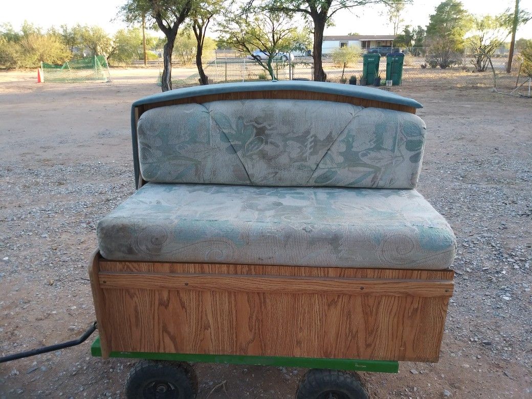 RV Table And Benches Storage Underneath Makes To A Double Bed Can Use ...