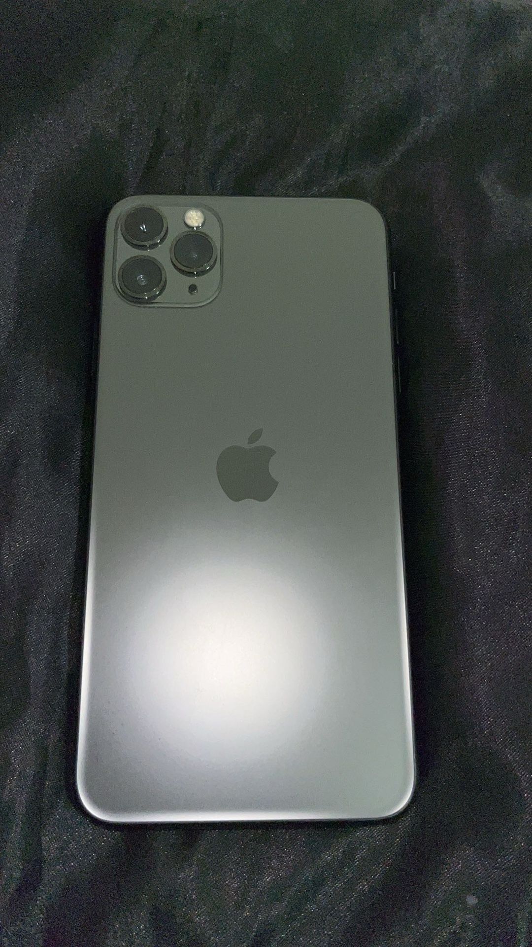iPhone 11 pro max for Sale in Chicago, IL - OfferUp