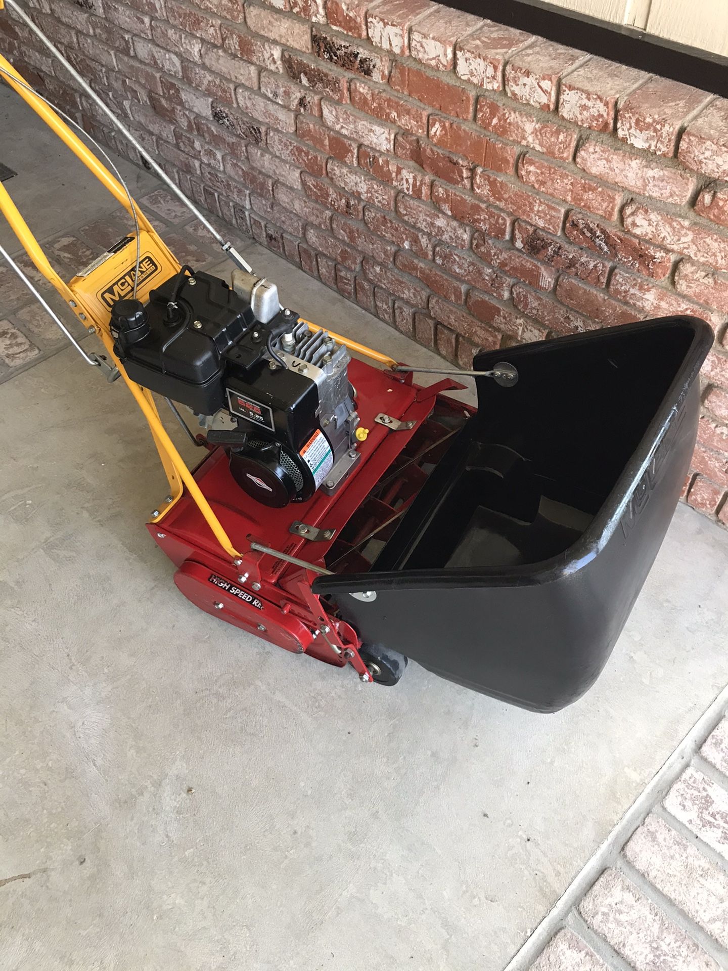 McLane front throw reel lawn mower for Sale in Bakersfield, CA - OfferUp