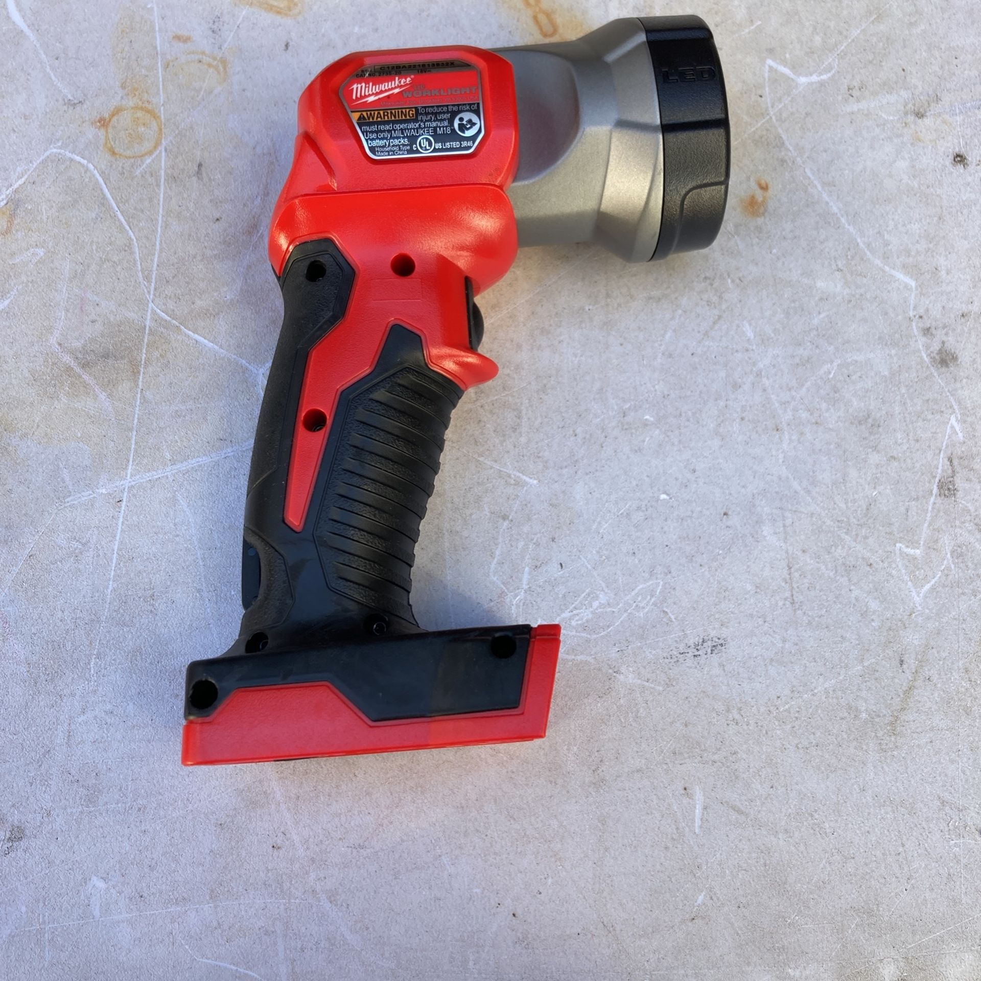 MILWAUKEE LED WORK LIGHT for Sale in Tucker, GA - OfferUp