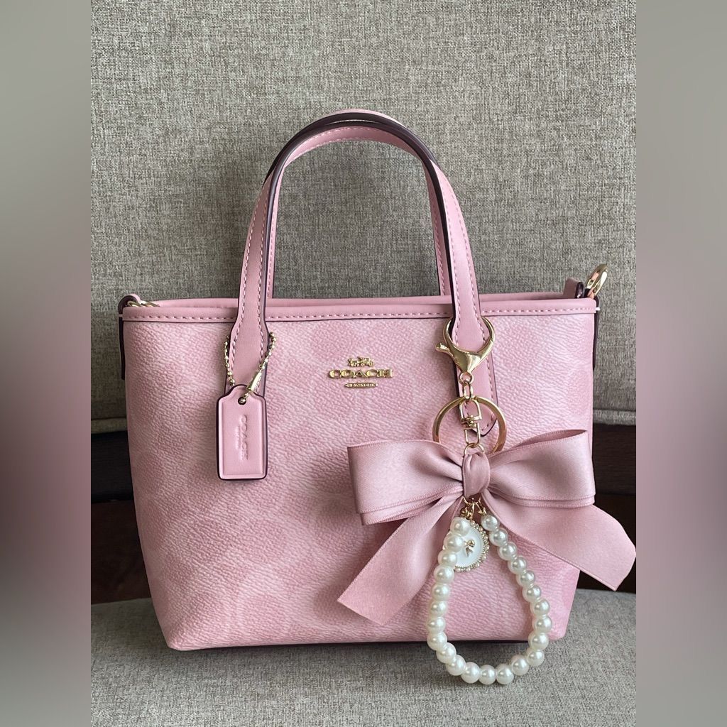 Coach Mini Tote for Sale in San Bernardino, CA - OfferUp