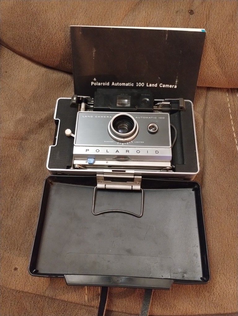 Polaroid Automatic 100 Antique Camera for Sale in Seattle, WA - OfferUp