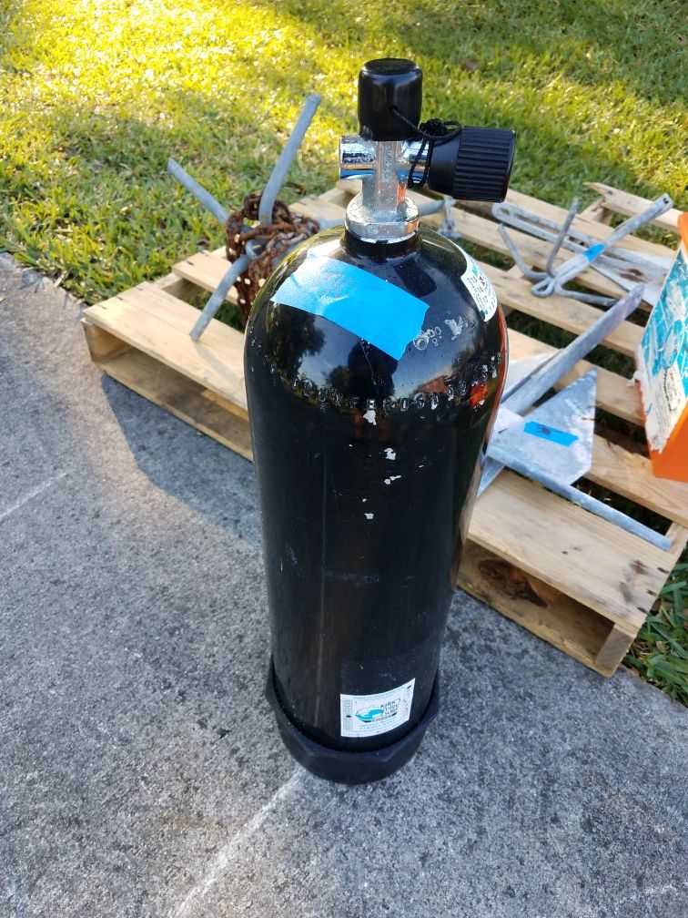 80 cubic foot LUXFUR ALUMINUM SCUBA TANK for Sale in Fort Pierce, FL ...