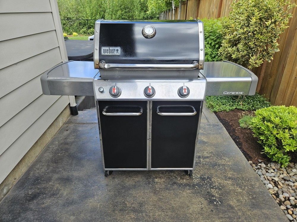 Weber Genesis Grill for Sale in West Linn, OR - OfferUp