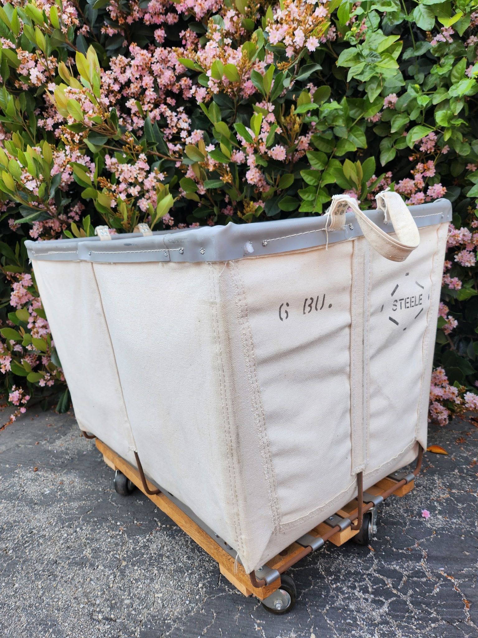 6 Bushel Canvas Cart with Steel 29x19x20 for Sale in Los Angeles, CA ...
