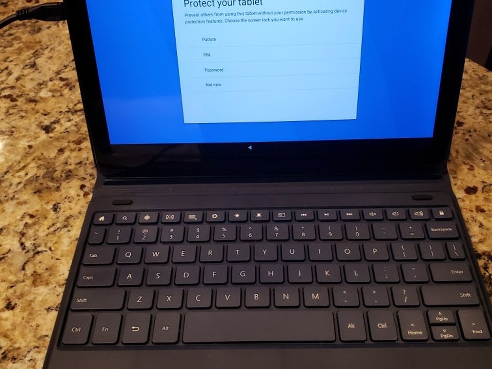 ONN Android Tablet w/Detachable Navy Keyboard Case for Sale in White ...