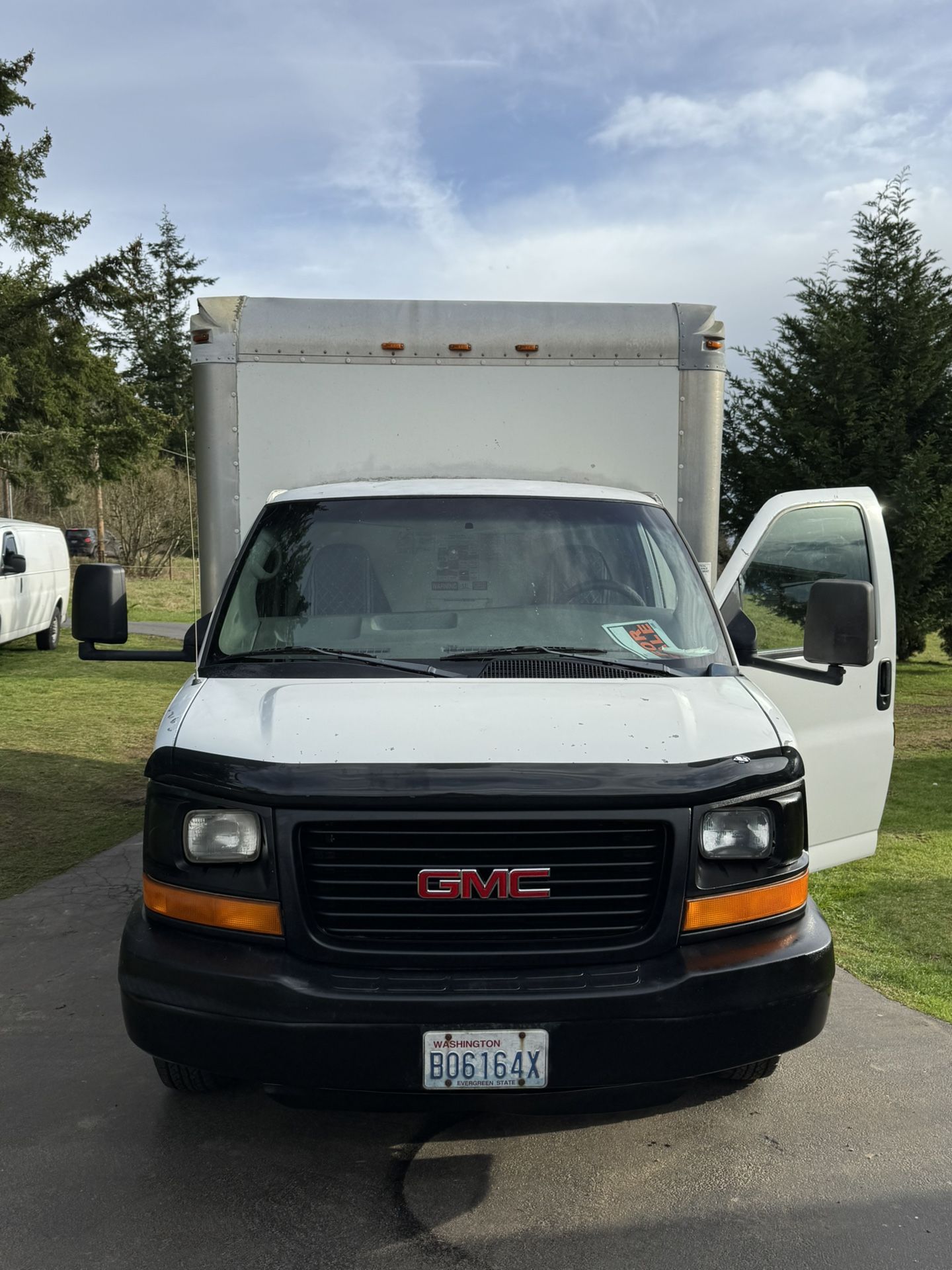 2005 Gmc 3500 box truck for Sale in Arlington, WA - OfferUp