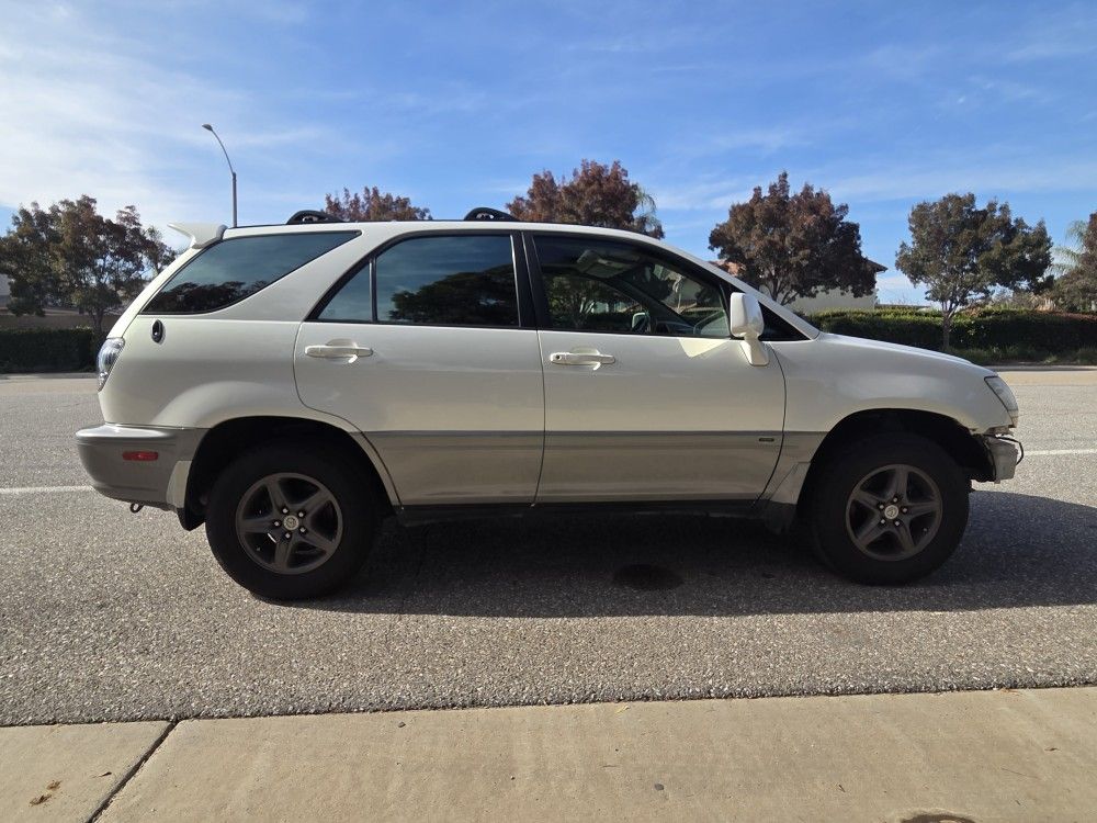 2002 Lexus Rx 300 for Sale in Riverside County, CA - OfferUp