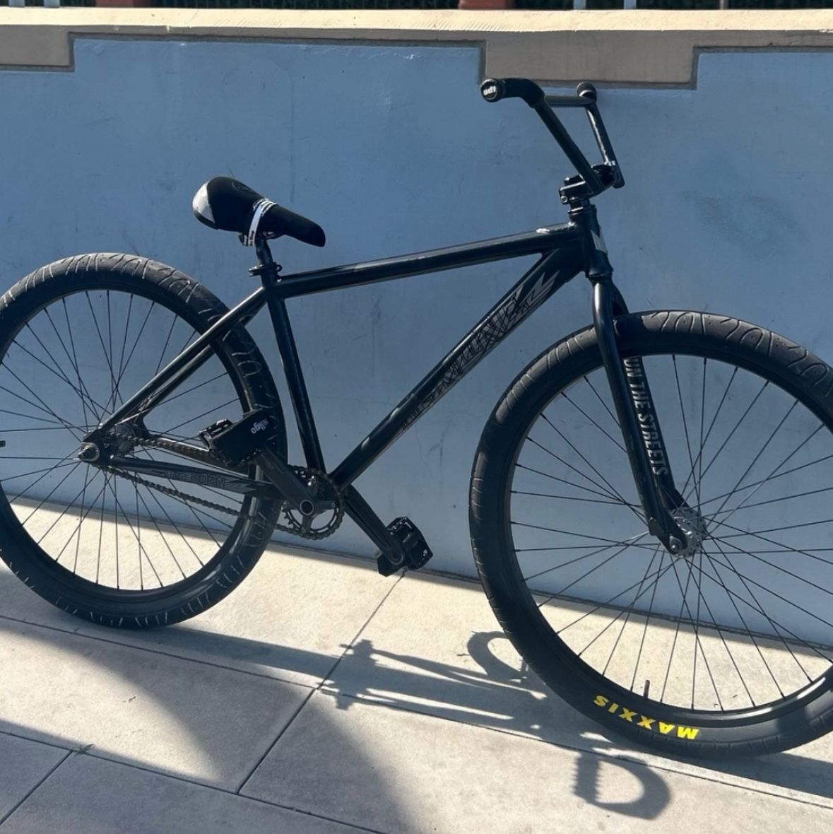 throne coreline 29” fixed (LOOKING FOR TRADES) for Sale in Long Beach ...