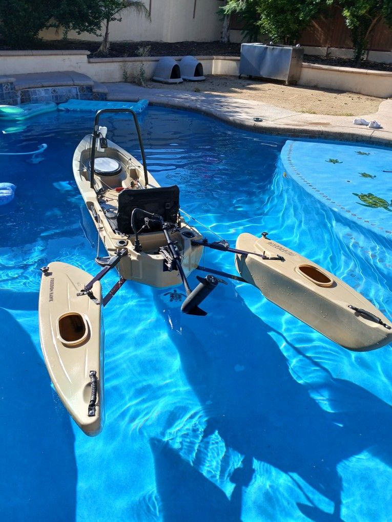 Fishing Kayak with Electric motor. Pathfinder Freedom Hawk 14 for Sale ...
