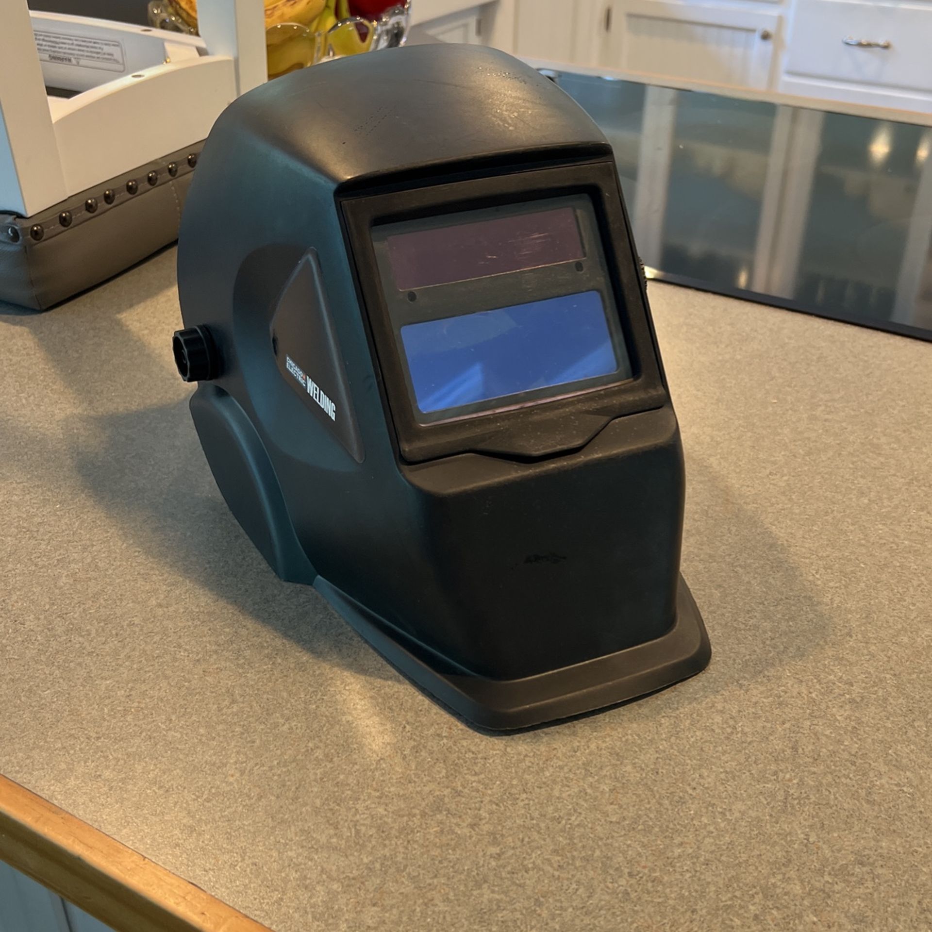 Welding Mask (Harbor Freight Chicago Electric) for Sale in Auburn, WA ...