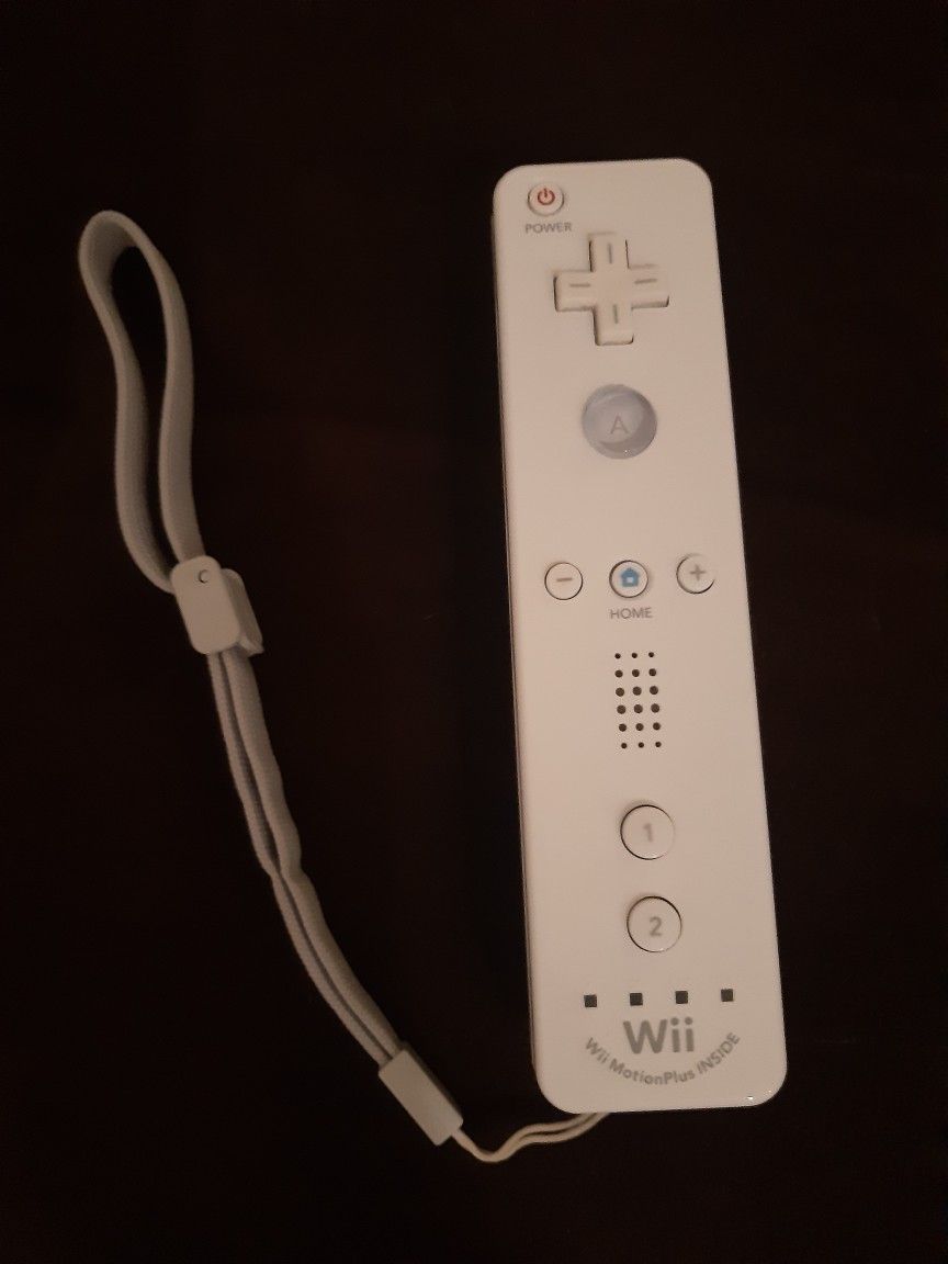 White Wii Remote MotionPlus Bundle for Sale in Los Angeles, CA - OfferUp