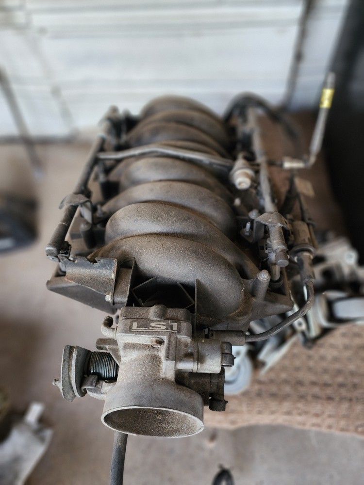 Ls1/ Ls6 Intake for Sale in Bell Gardens, CA - OfferUp