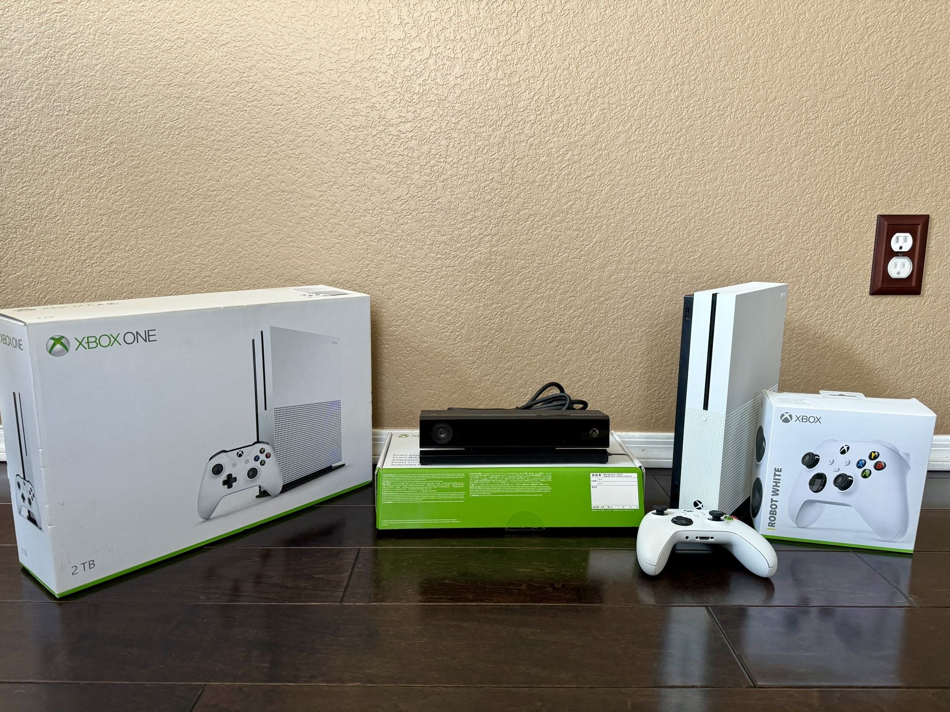 Xbox One Series S 2TB with Kinect & 2nd Controller for Sale in Mesa, AZ ...