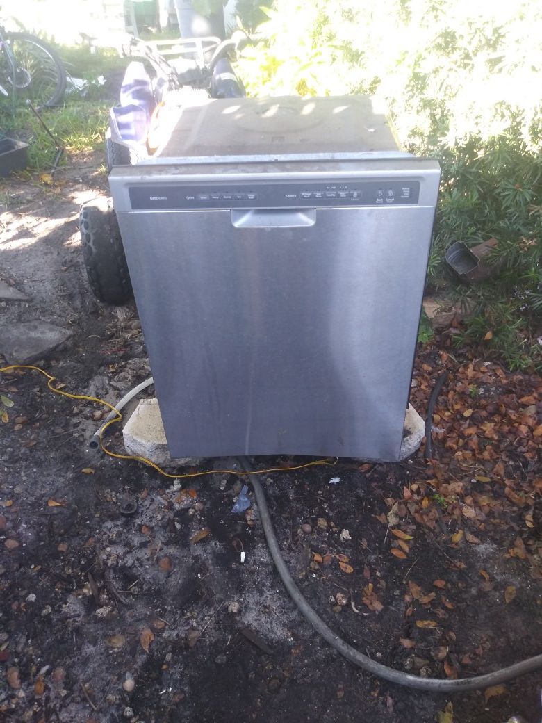 Whirlpool Gold Series dishwasher for Sale in Tamarac, FL - OfferUp