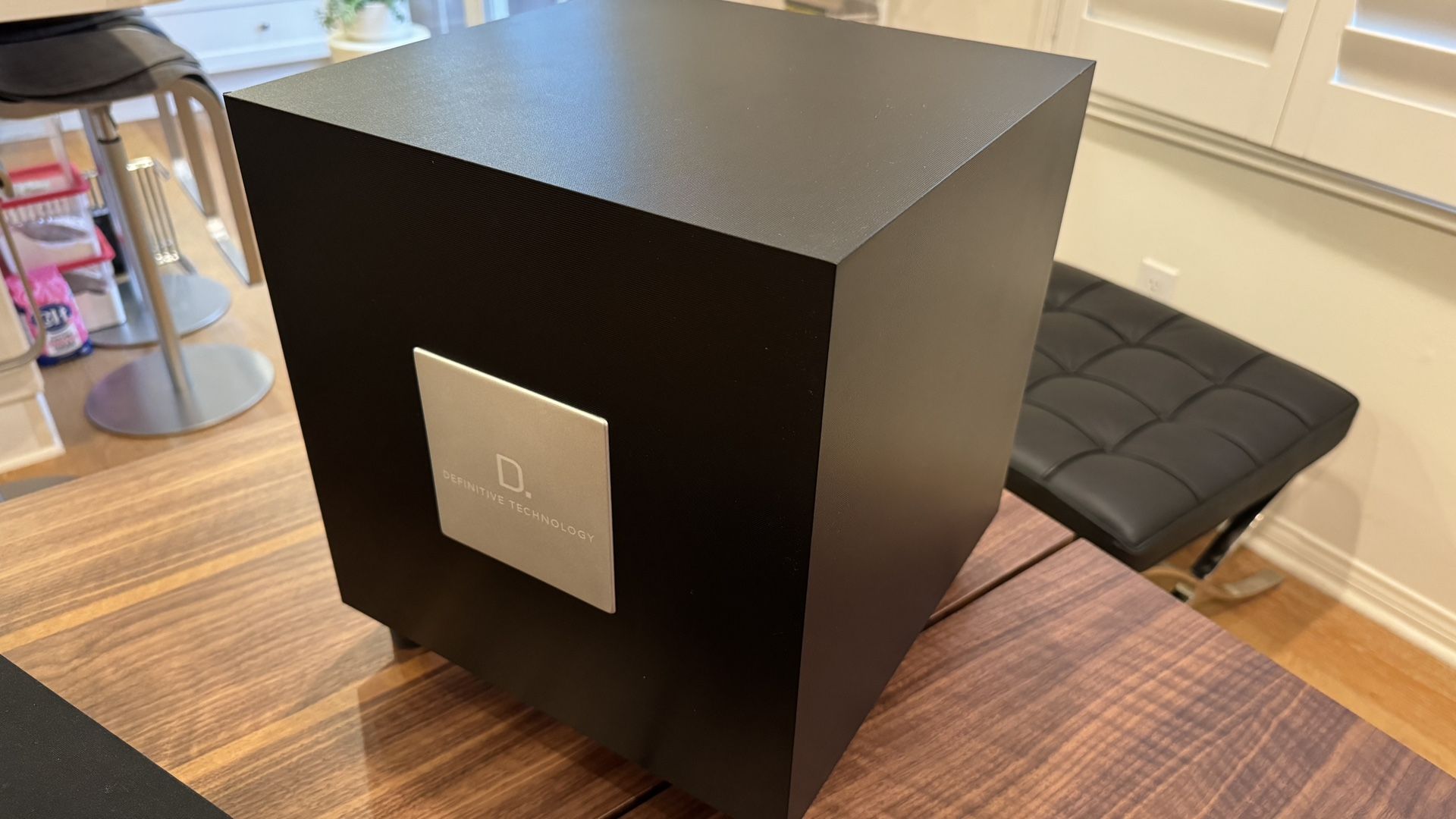 Definitive Technology W Studio Soundbar System w/ Subwo for Sale in ...