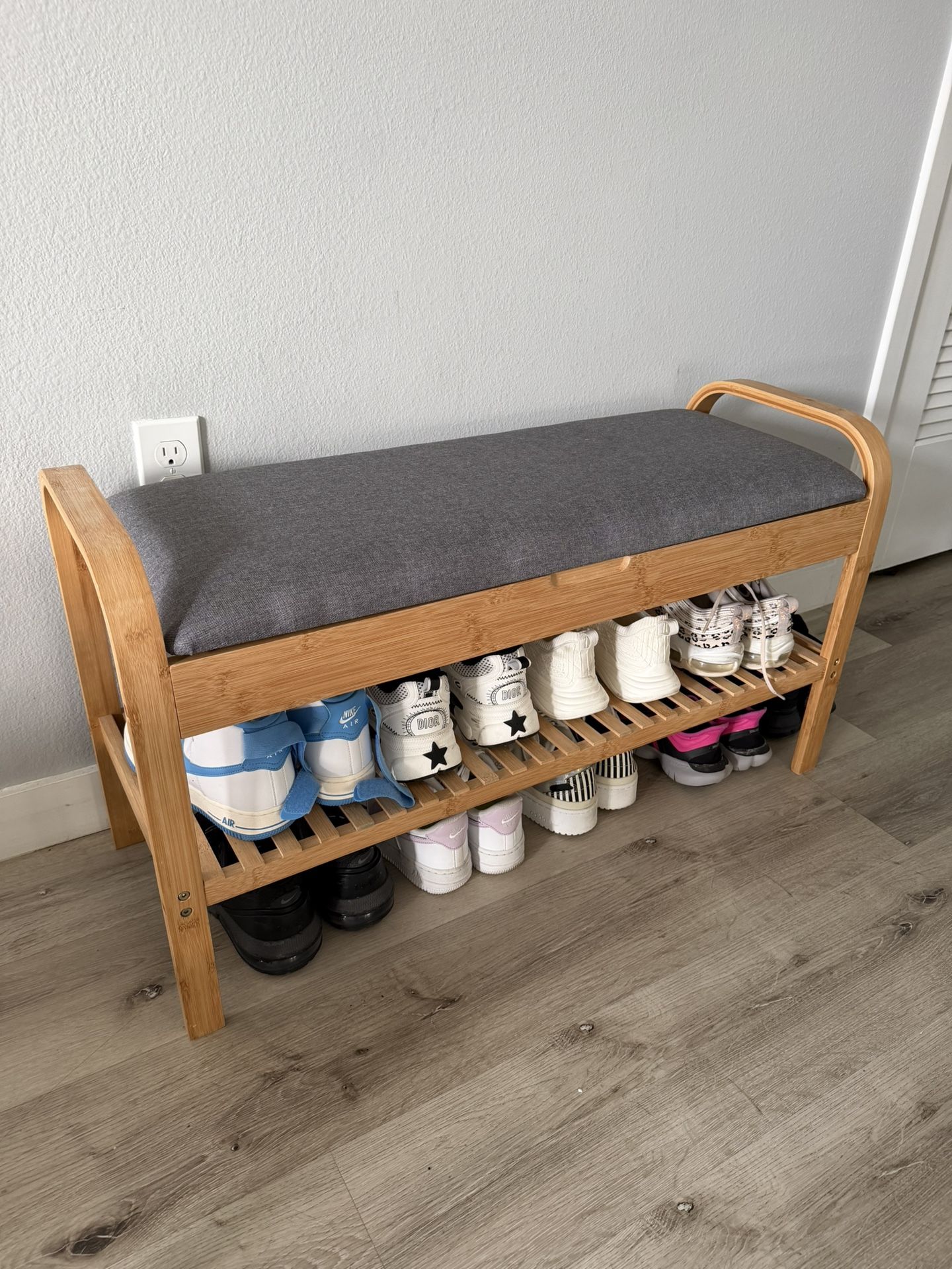 Shoe Storage Bench – Excellent Condition for Sale in Boynton Beach, FL ...