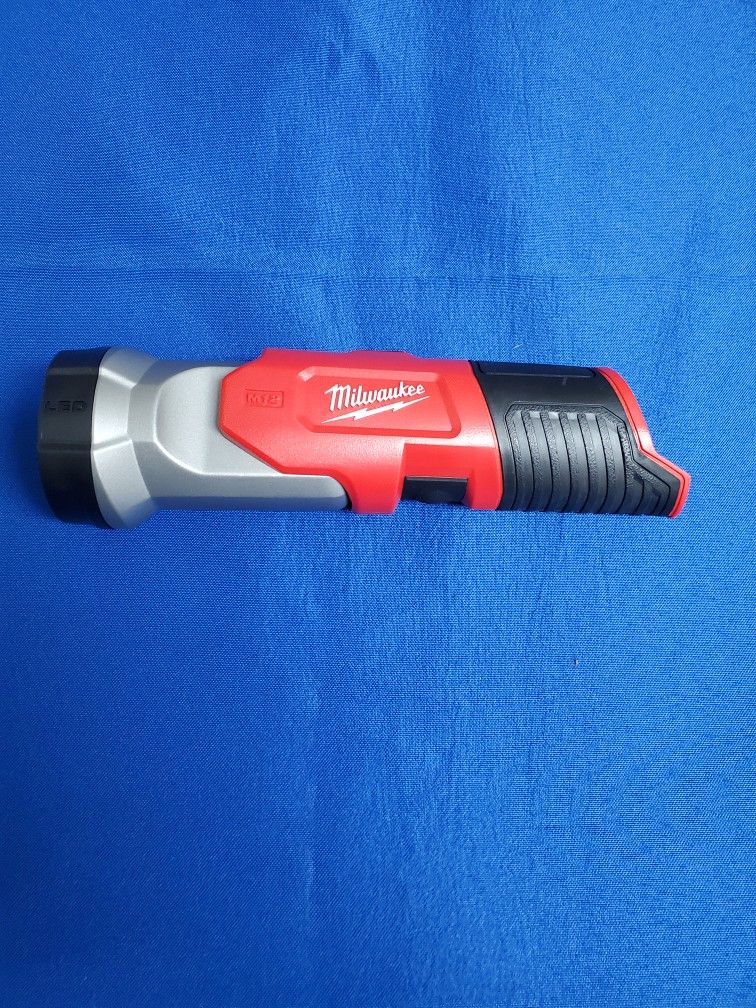 Milwaukee M12 49-24-0146 12V Led Flashlight - Red for Sale in Corona ...