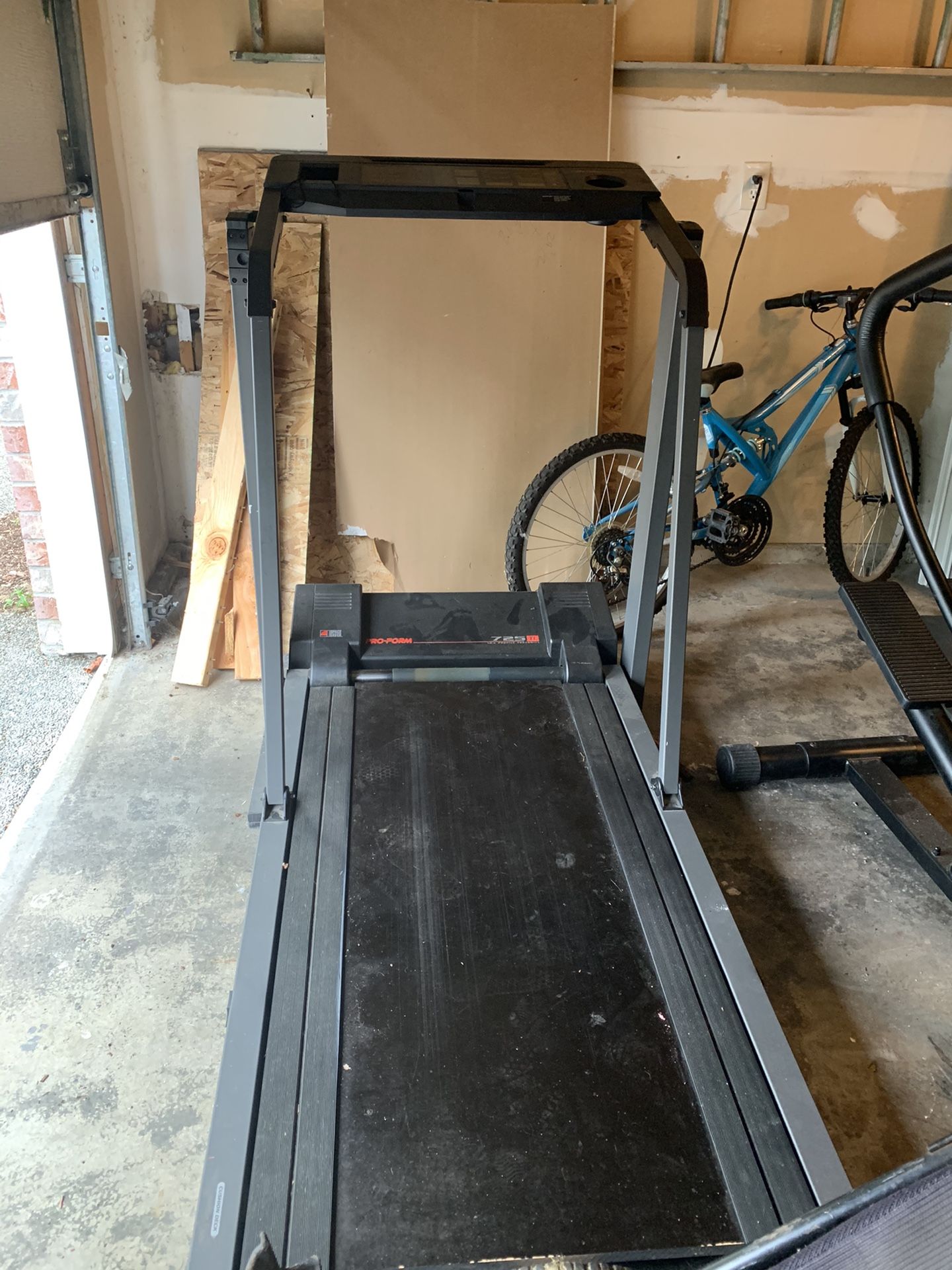 Pro form 725 TL treadmill-Works (Please read description before ...
