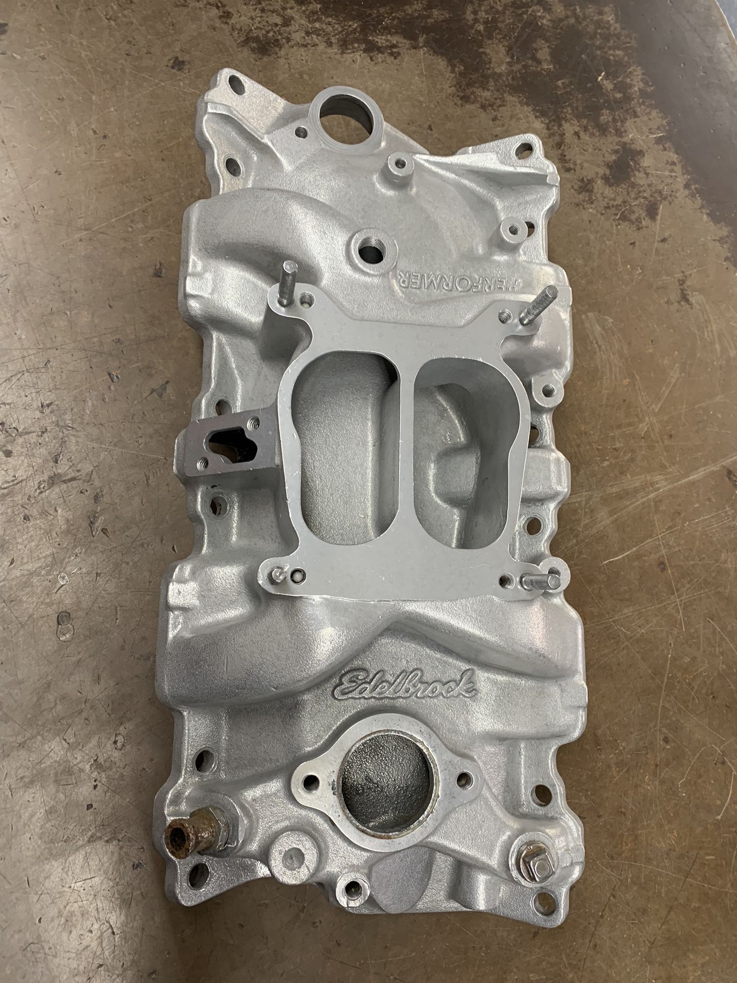 Edelbrock 2101 SBC INTAKE MANIFOLD for Sale in Riverside, CA - OfferUp