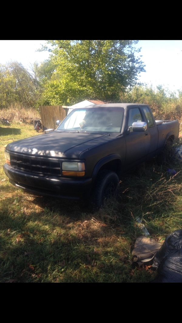 1992 Dodge Dakota v8 4X4 for Sale in Samuels, KY - OfferUp