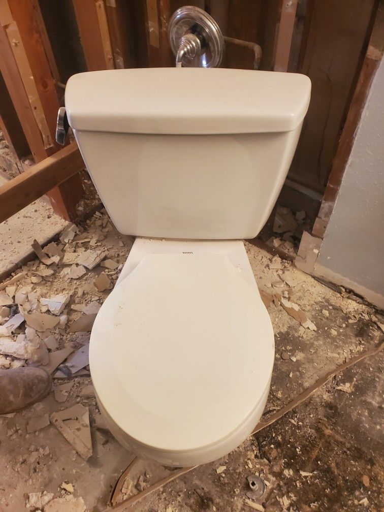 FREE TOILETS for Sale in Bonita, CA - OfferUp