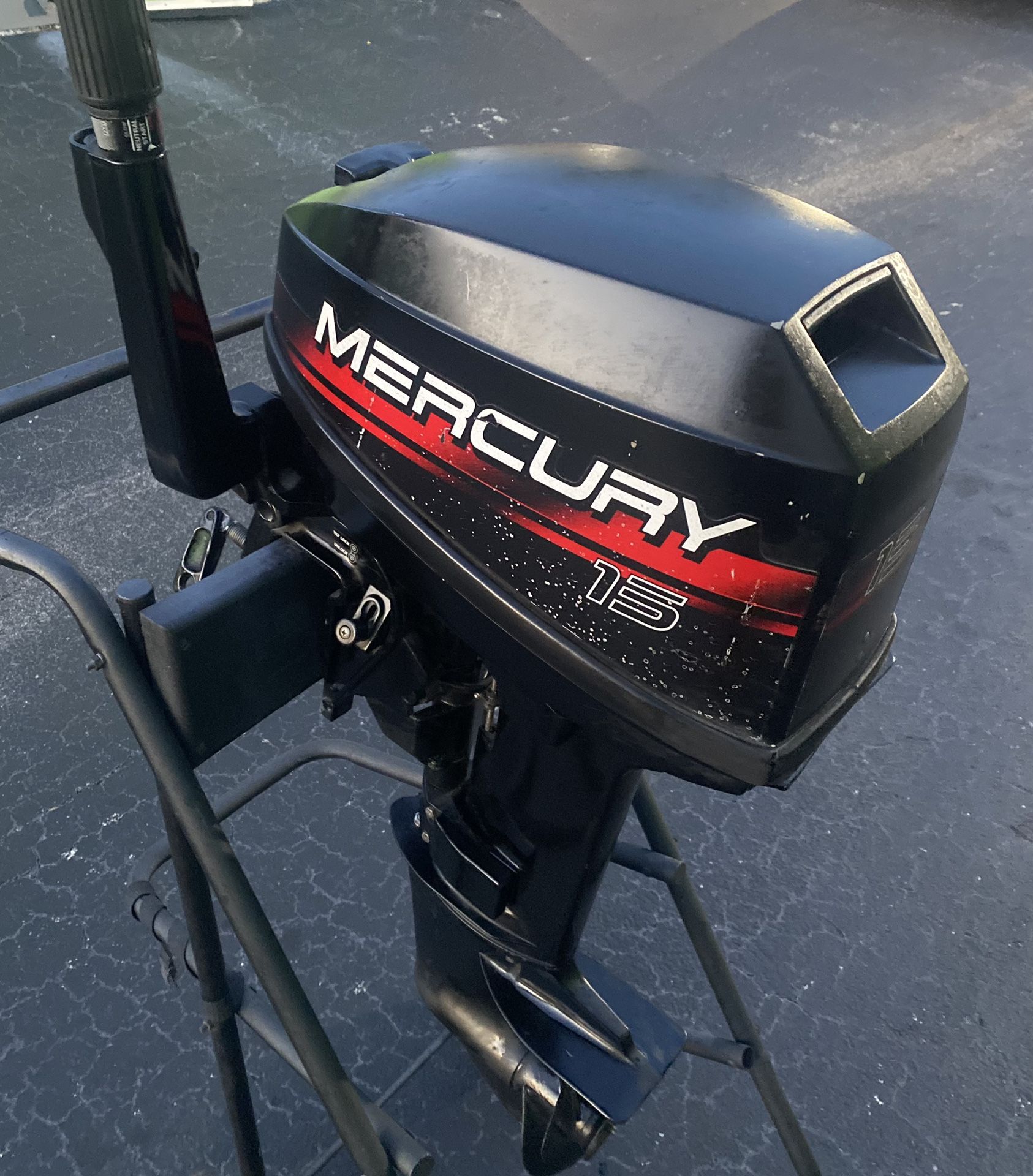 15Hp Electric Mercury 2 Stroke Short Shaft Outboard Motor for Sale in West Palm Beach, FL - OfferUp